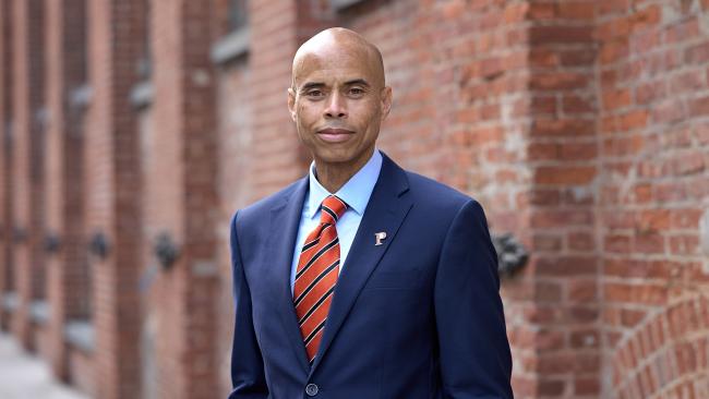 Laurence Latimer *01 leads the Graduate School alumni community into a ...